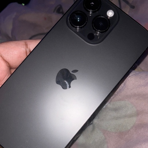 Apple | Cell Phones & Accessories | Apple Iphone 4 Pro Max In Black ...